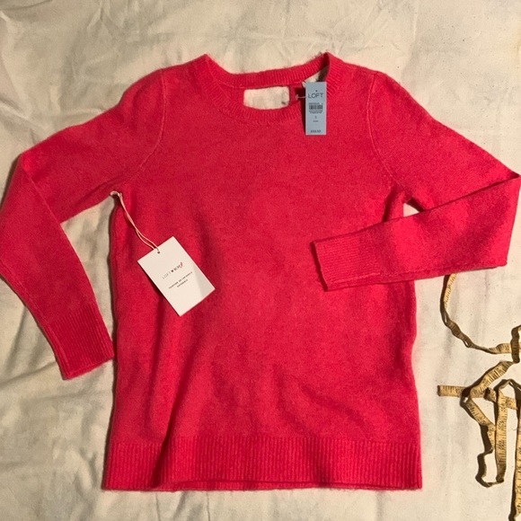 LOFT | Sweaters | Nwt Loft Acrylicpolyester Blend Back Keyhole Sweater ...